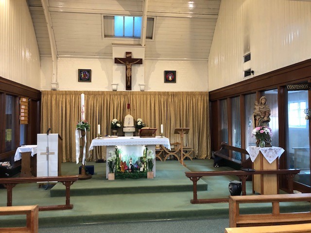 Easter altar 1 – The Catholic Church of St. Thomas Aquinas, Ham